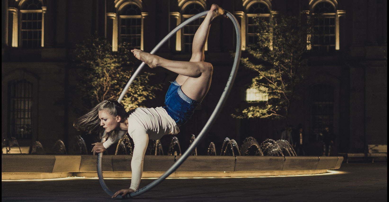 Nora Zoller – Cyr Wheel